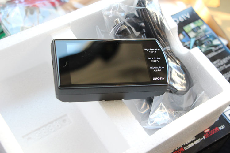 COMTECレーダー探知機 ZERO 61V+OBDII | 誰がコレを欲しがるの？